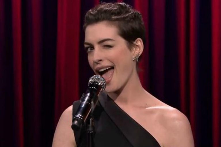 10 Stunning Facts About The Gorgeous Anne Hathaway