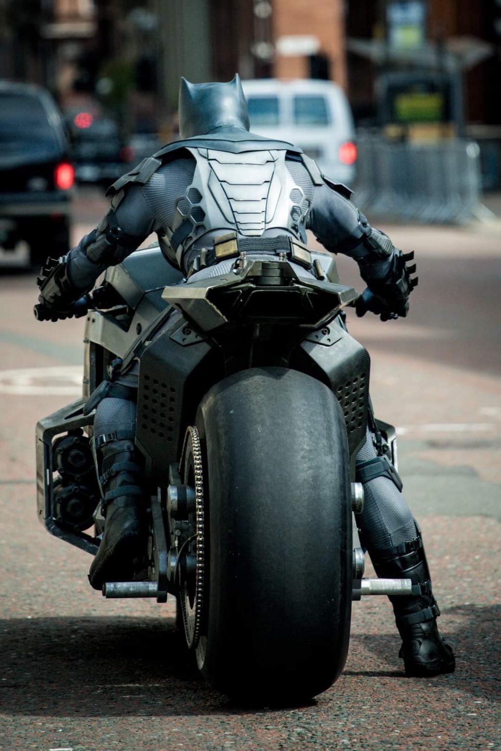 Leaked Set Footage of The Flash Shows The Bat-Cycle Bashing Through Cars